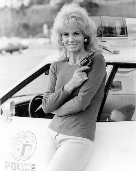 Angie Dickinson gun by squad car 1987 Police Story Freeway Killings ...