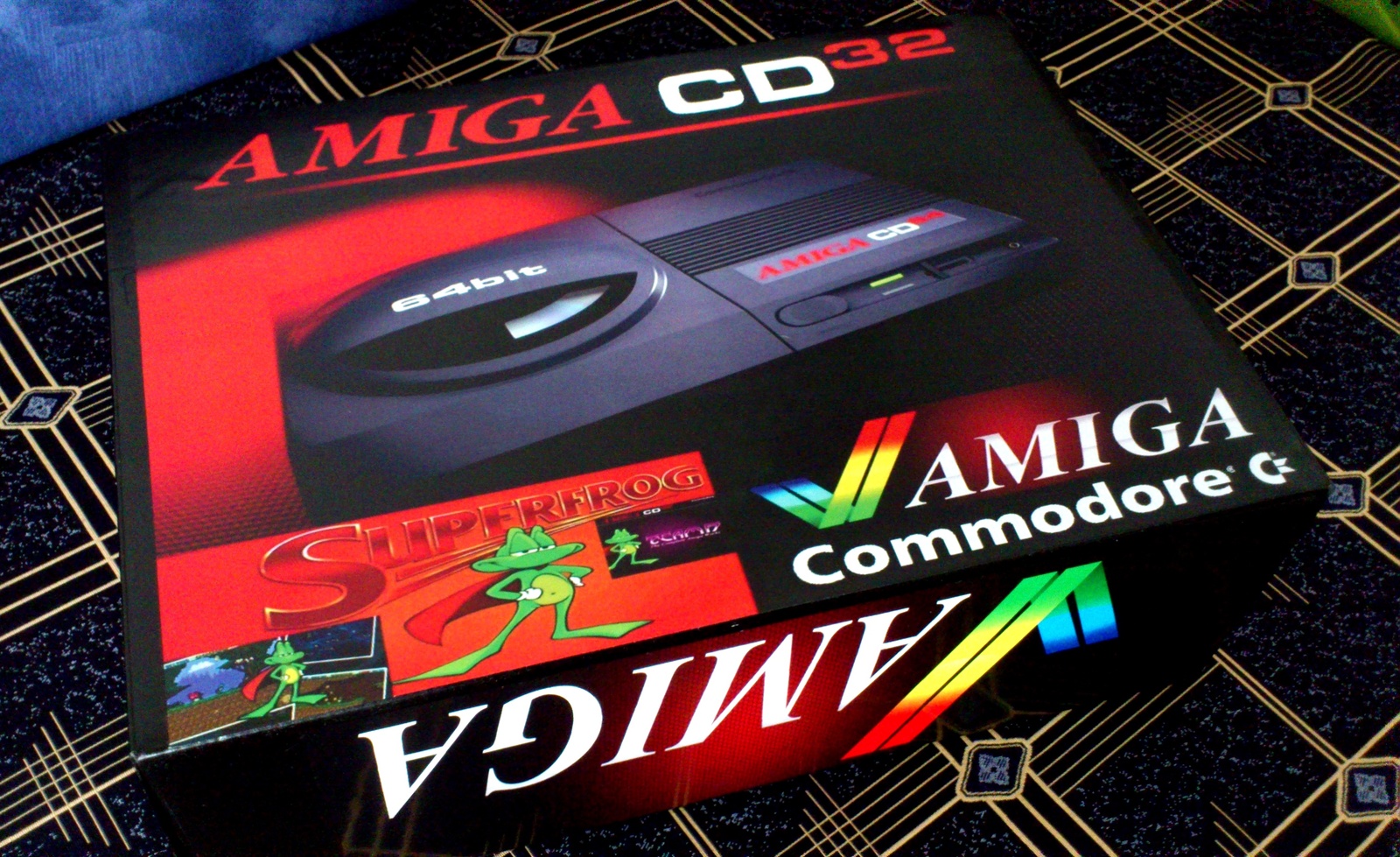 AMIGA CD32 CONSOLE - BRAND NEW + FANTASTIC CUSTOM BOX + GAMES ...