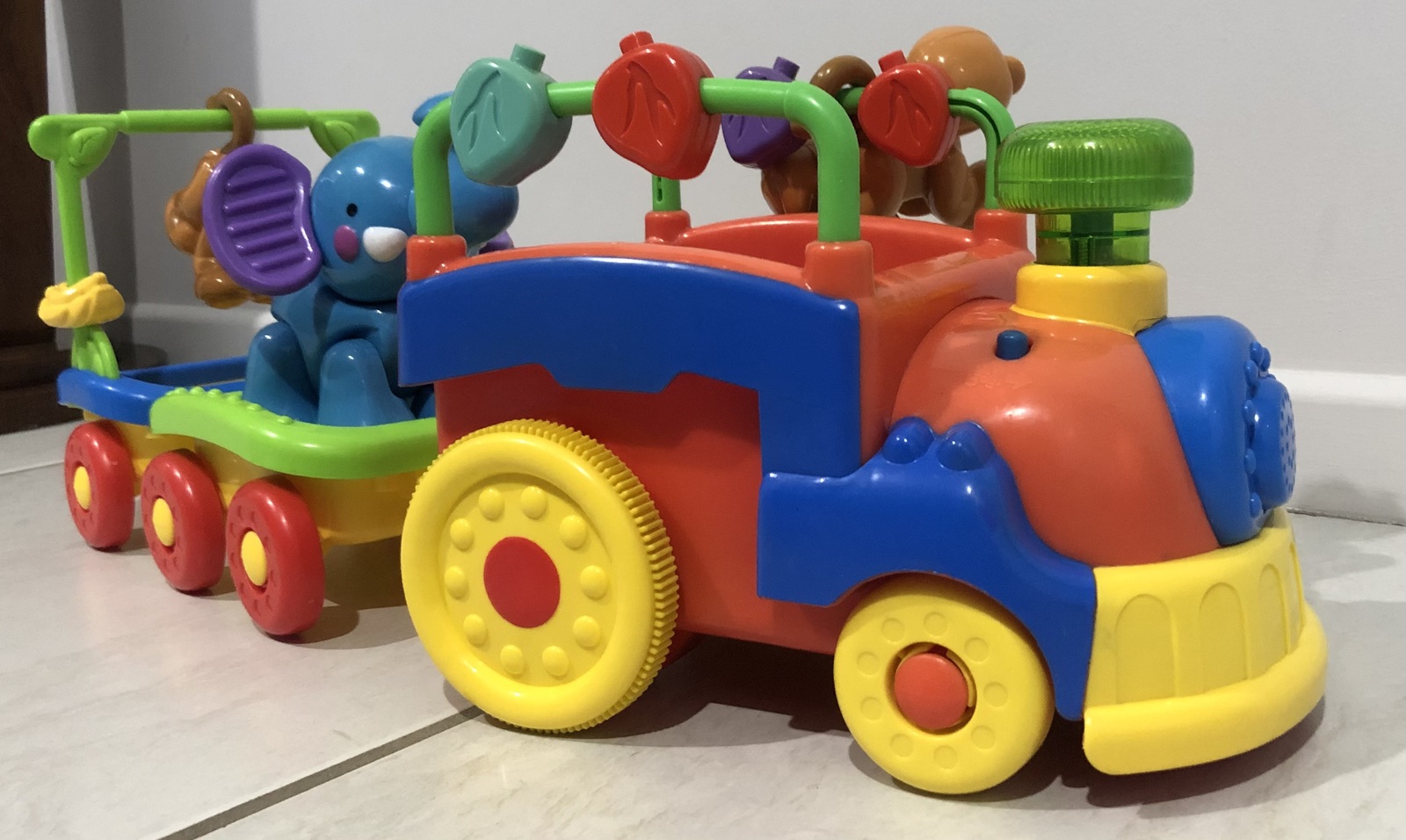 Fisher-Price Amazing Animals Sing & Go and similar items