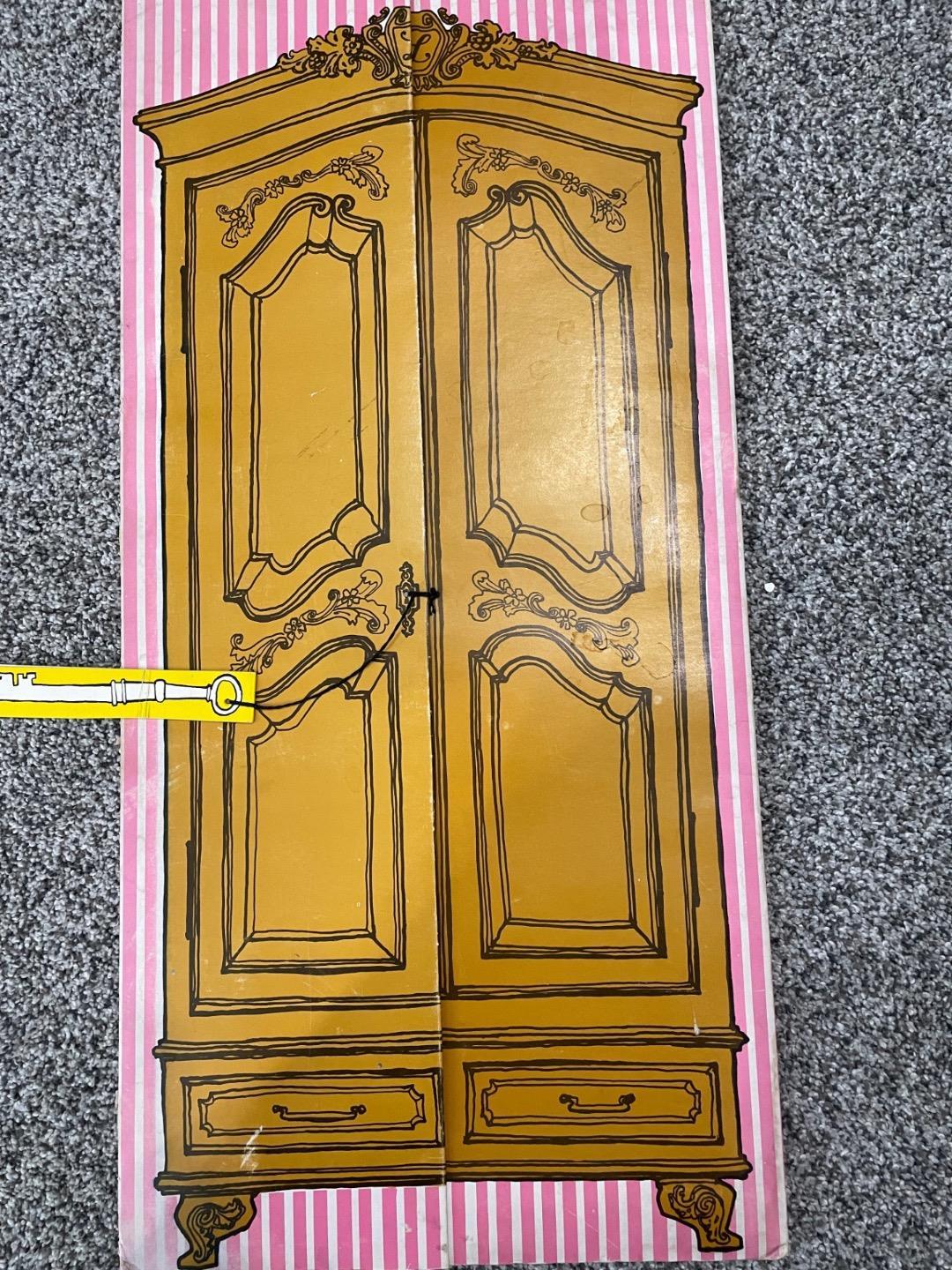 Vintage Lisa Paper Doll Playmate with Closet 1961 - Paper Dolls ...