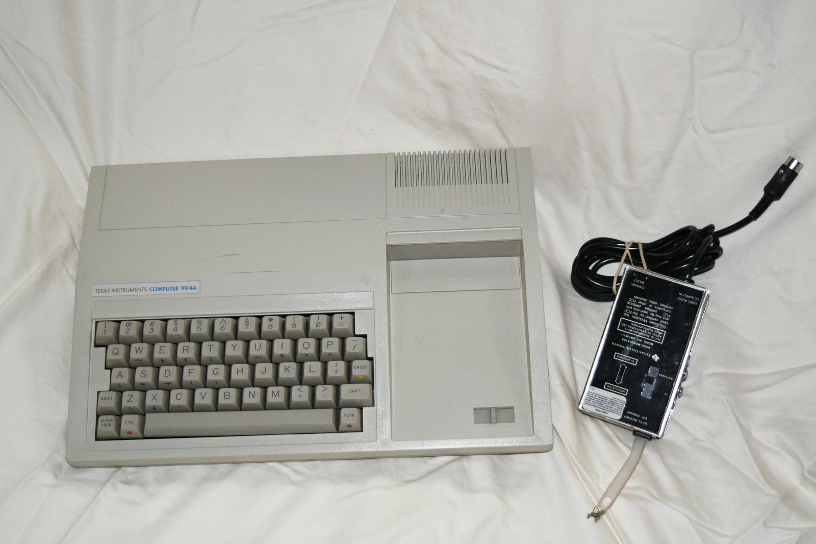 TEXAS INSTRUMENTS 99/4A VINTAGE COMPUTER CONSOLE ONLY- ATTIC FIND-CLEAN ...
