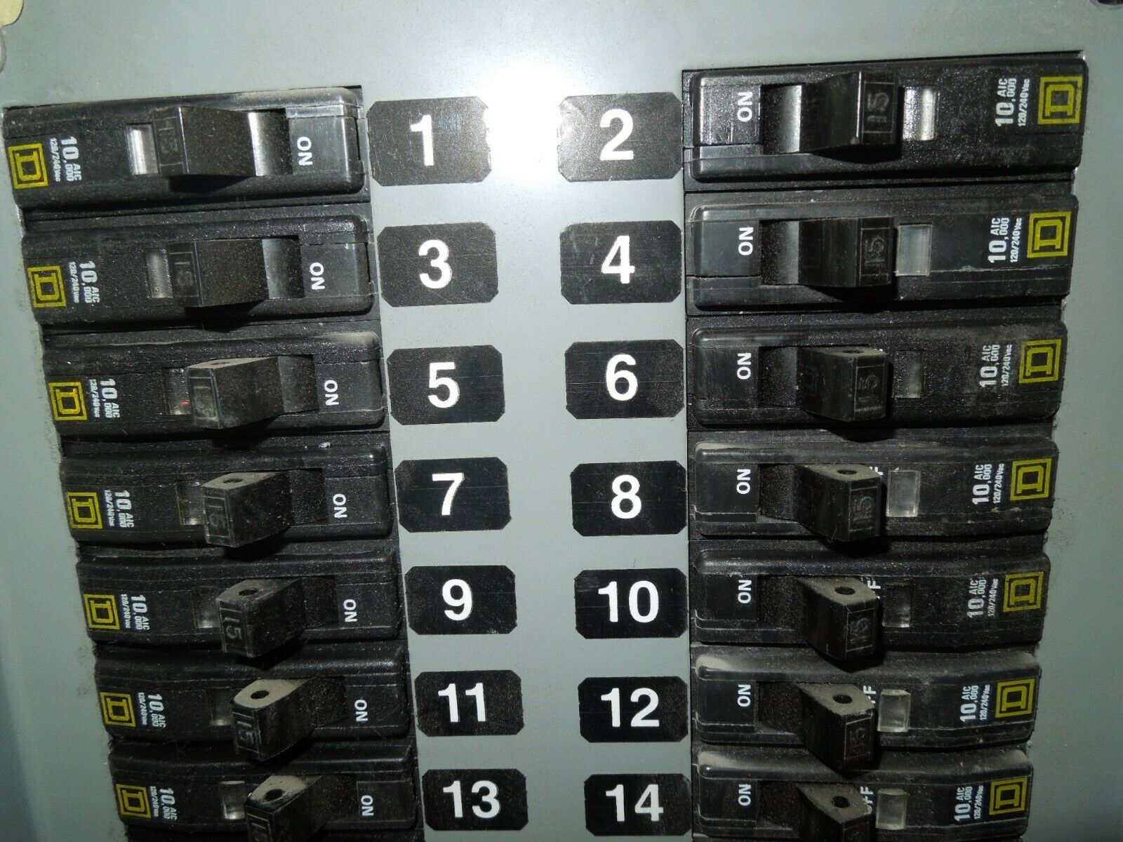 Square D Model 6 NQOD 100A 1ph 120/240V Main Breaker Panel w/ 20-15A 1p ...