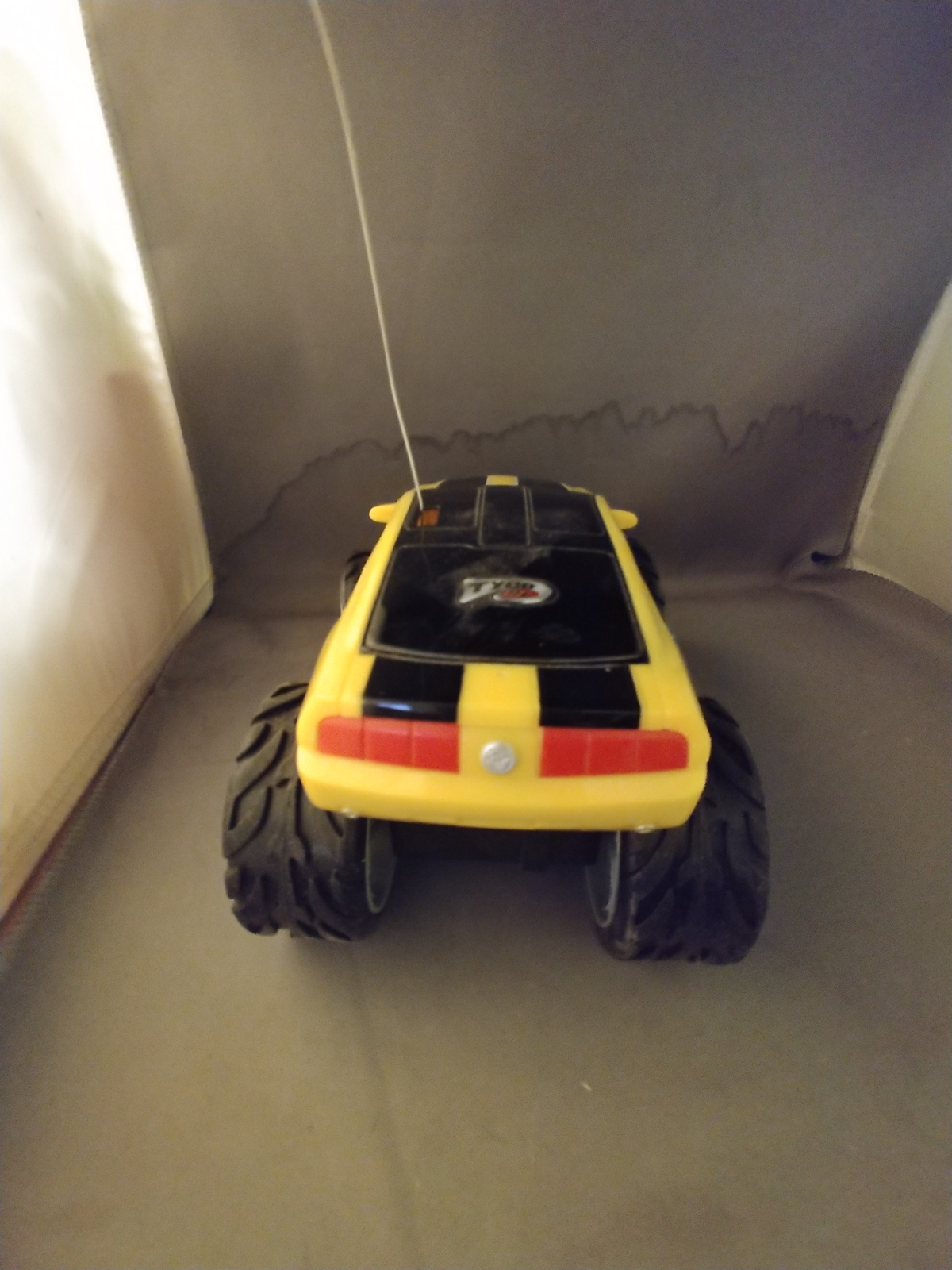 Yellow and Black TYCO RC Ford Mustang Mattel 27 MHz 2003 - Radio ...