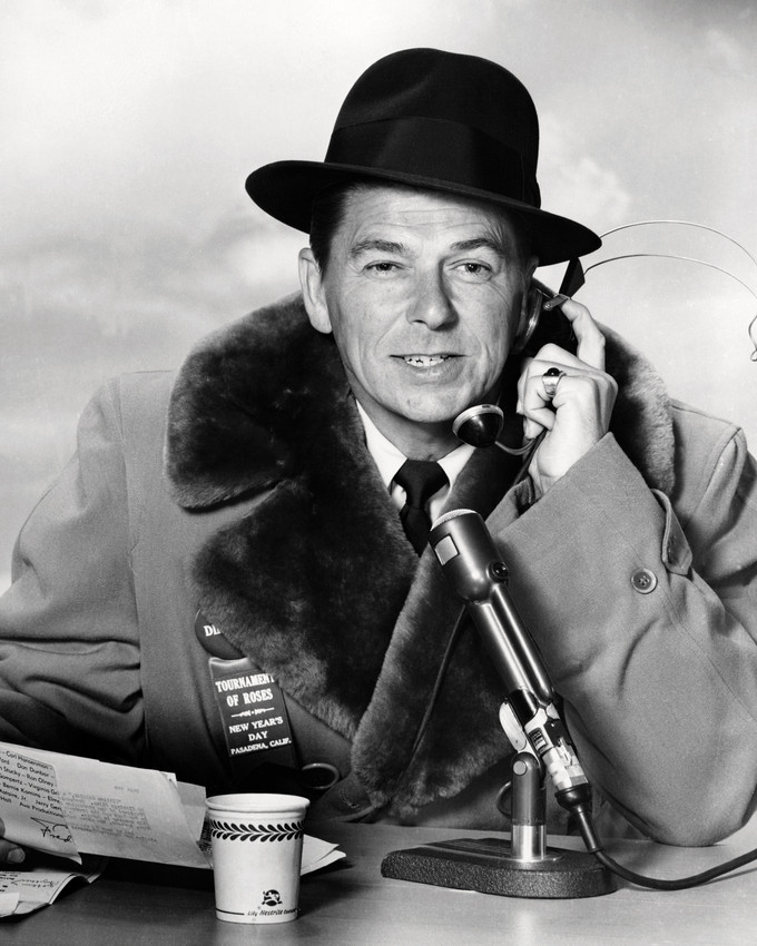 Ronald Reagan 8x10 Photo in overcoat and hat broadcasting - Photographs
