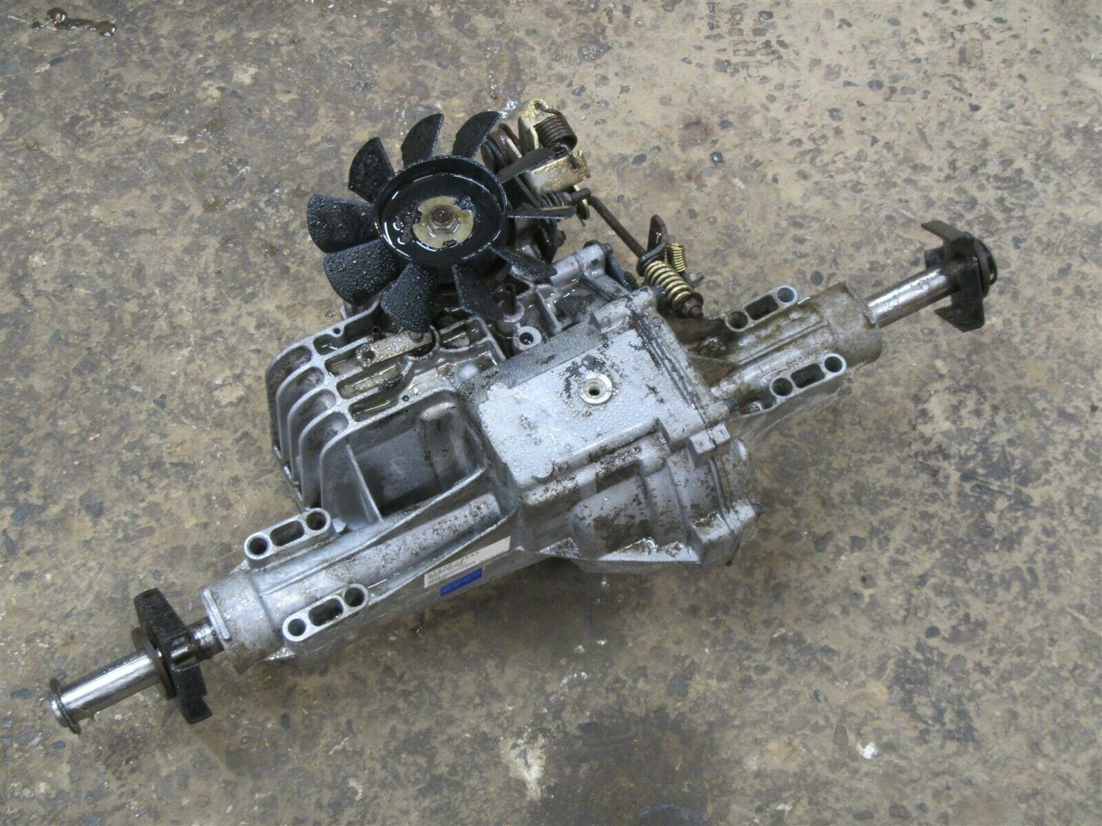 Sears Craftsman GT-5000 Tractor 176056 Hydro-Gear Transaxle- Everything ...