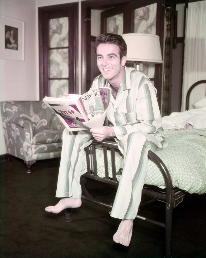 Montgomery Clift 8x10 Photo candid in pj's! - Photographs