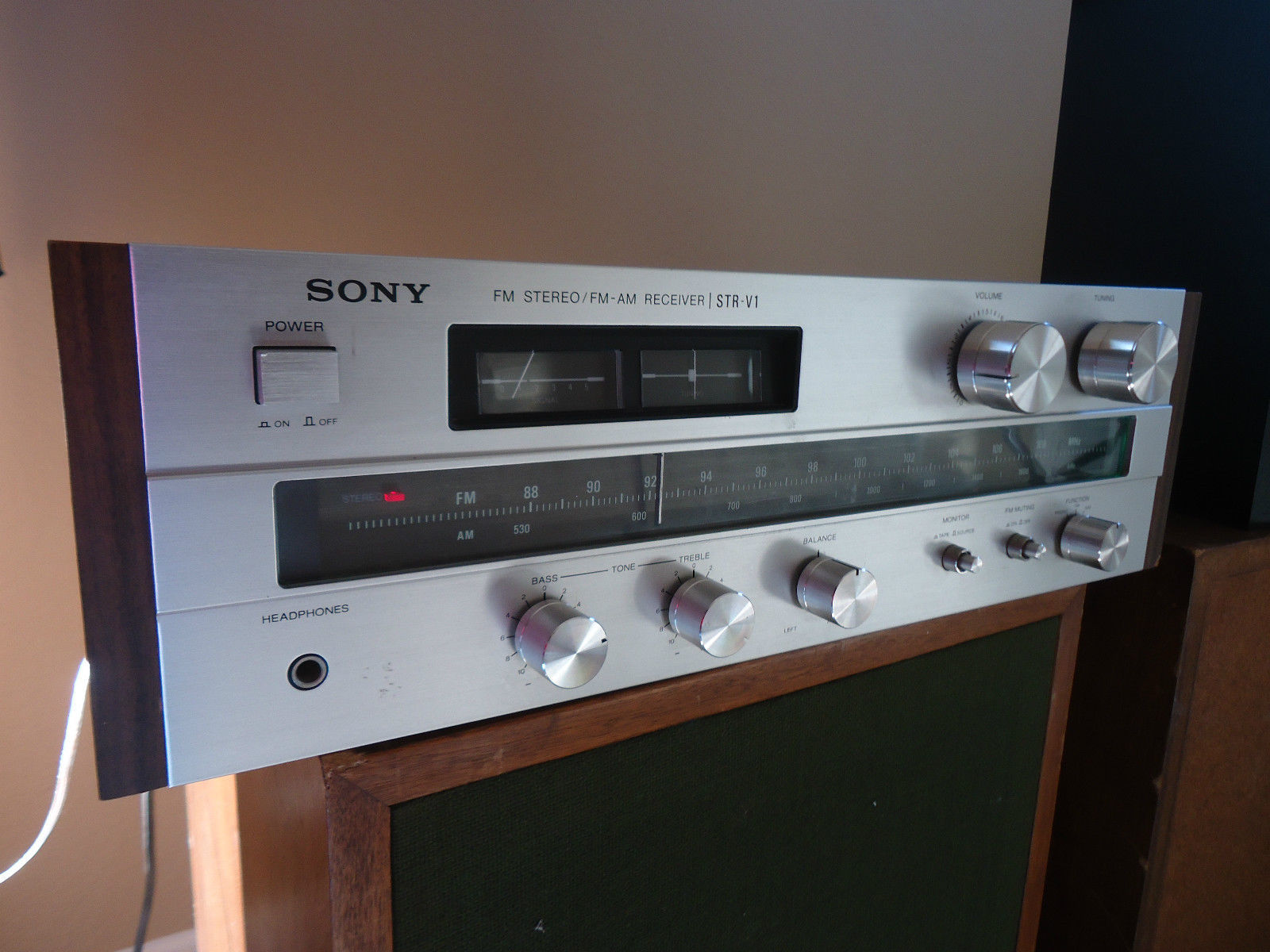 Sony STR-V1 Stereo Receiver, See Video ! - Vintage Stereo Receivers