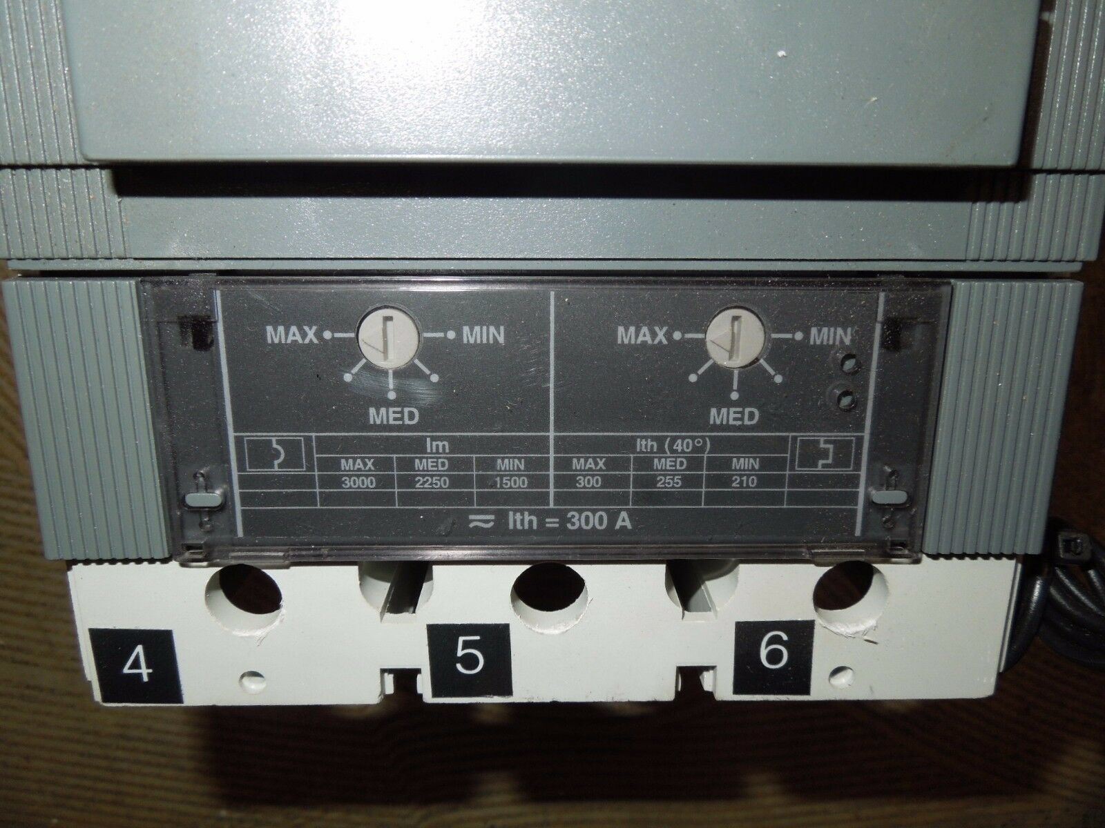 ABB SACE S5 S5N 300A 3P 600VAC/DC Circuit and 50 similar items