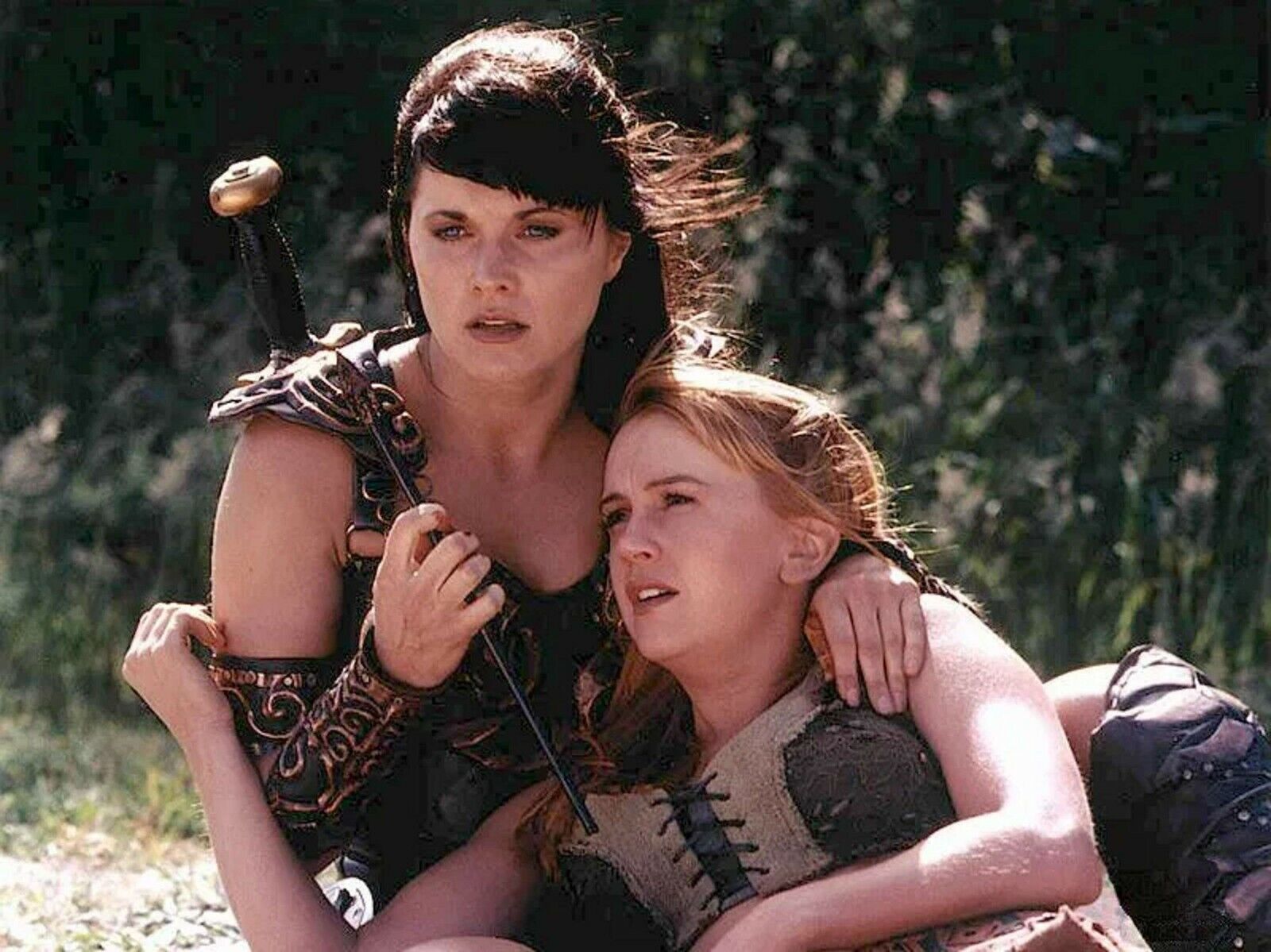 Xena And Gabrielle Lucy Lawless Renee Oconnor 5x7 Glossy Photo