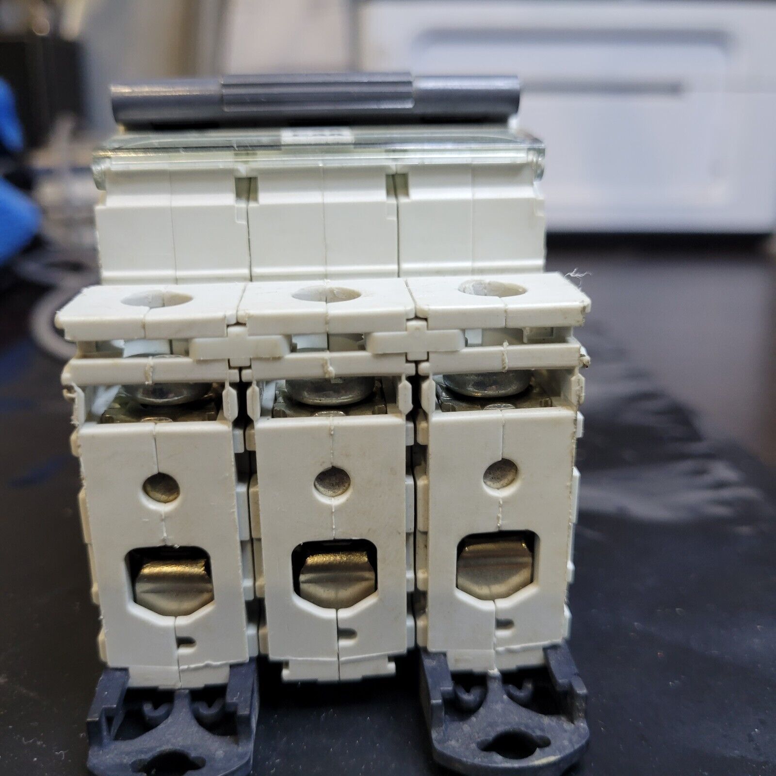 GE General Electric 3P Circuit Breaker V-Line B16 16 Amp 230/400 ELFA ...