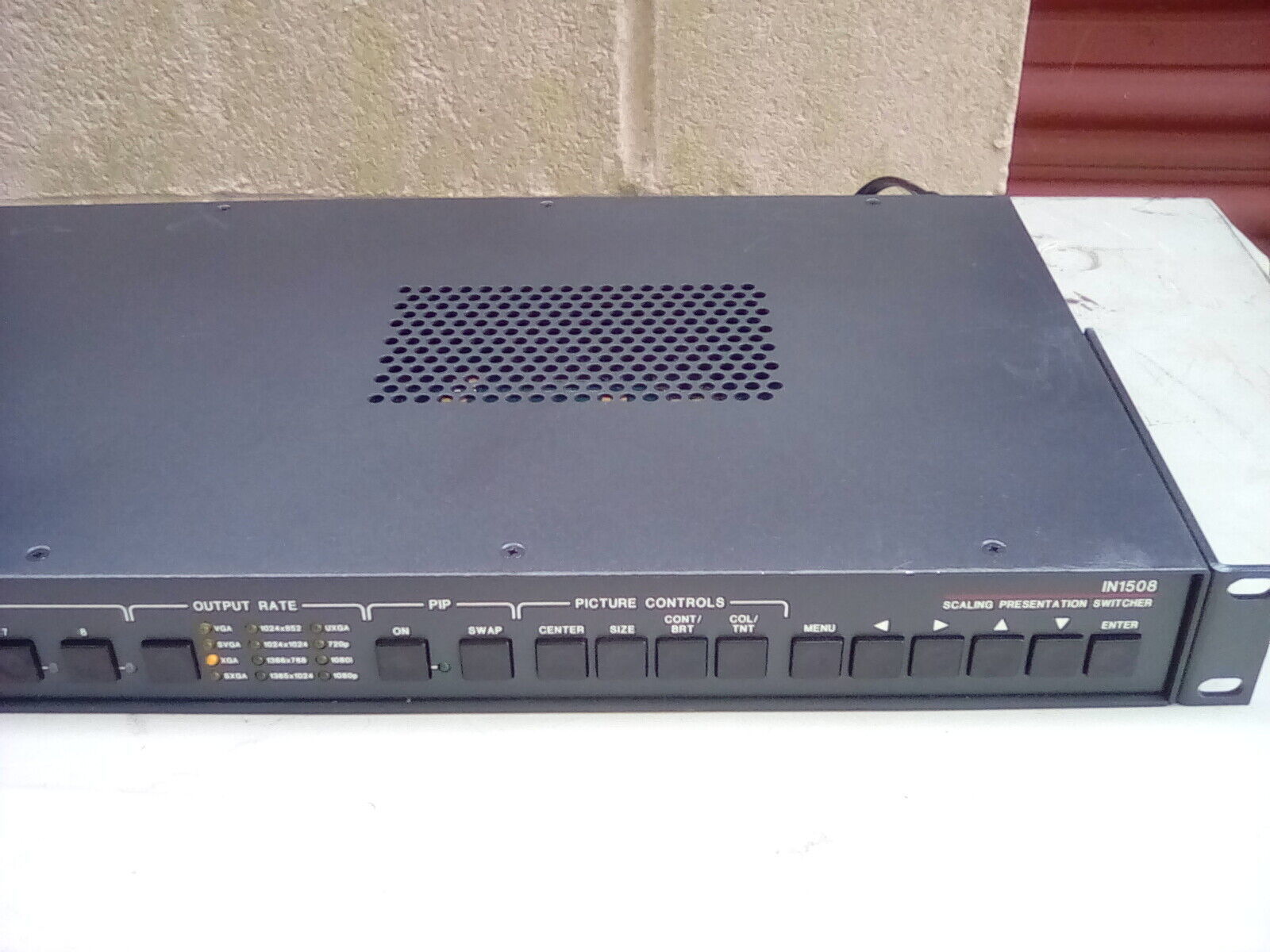 Extron Scaling Presentation Switcher IN1508 - Video Switchers & Routers