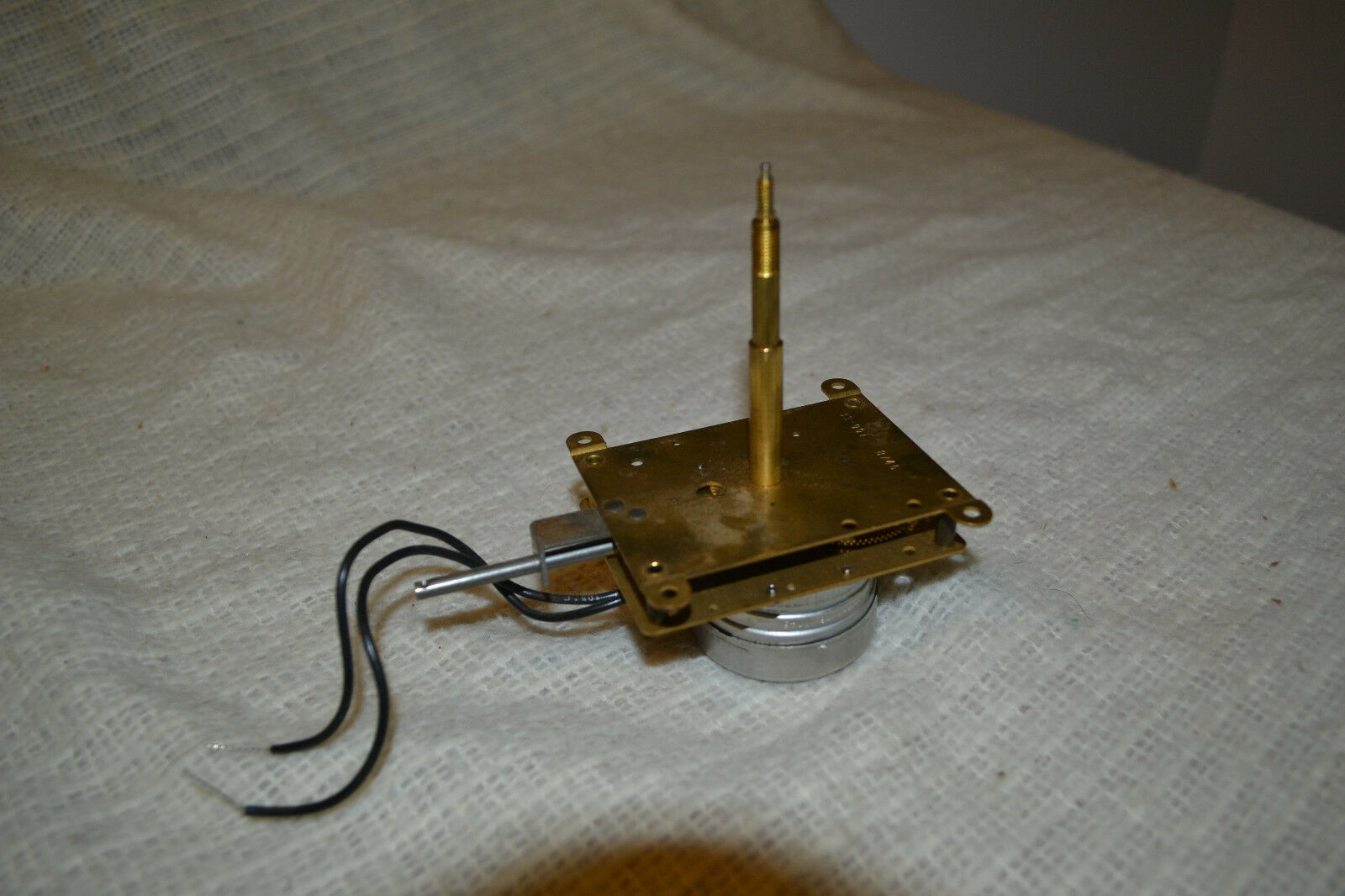 Hanson Synchron 610 clock motor movement 110v 60hz NOS - Parts