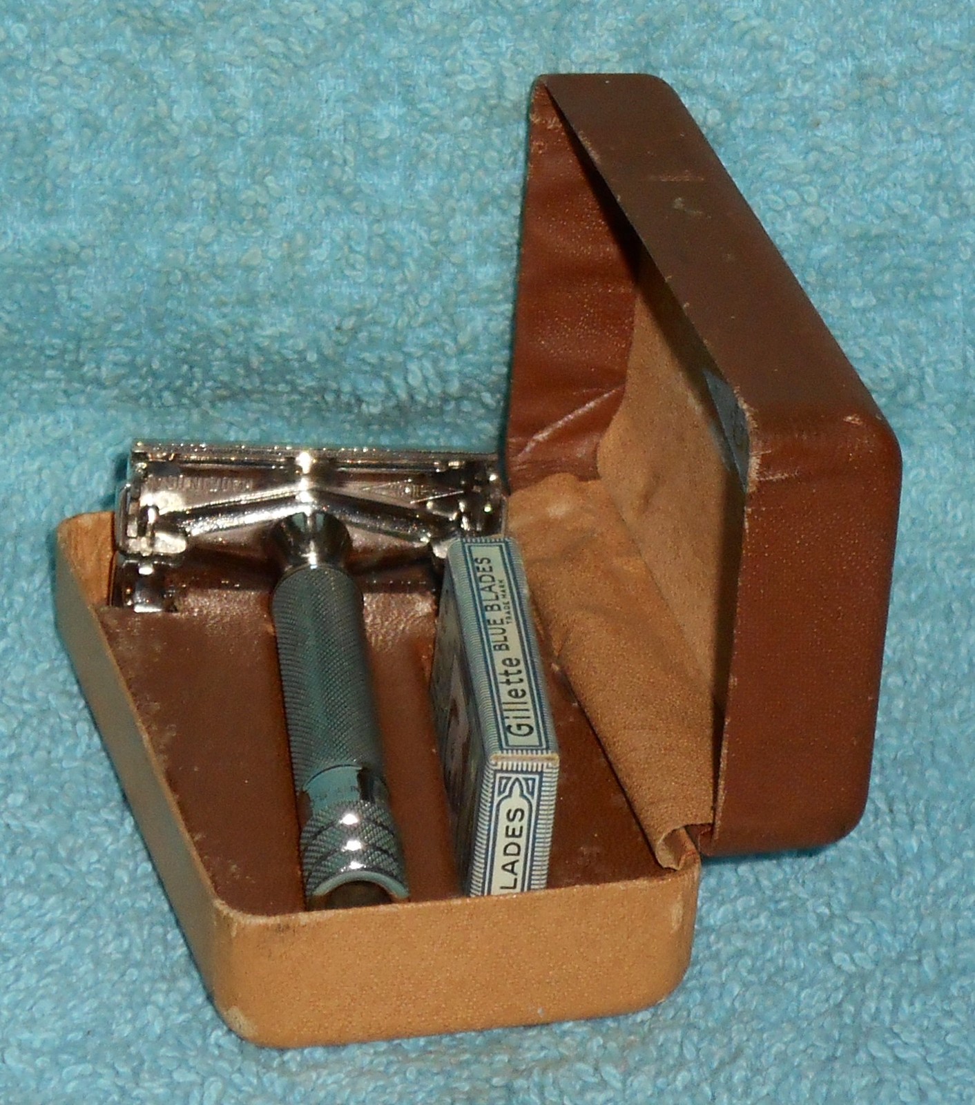 1941 Gillette Ranger Tech Razor w Case Blades - Shaving Sets