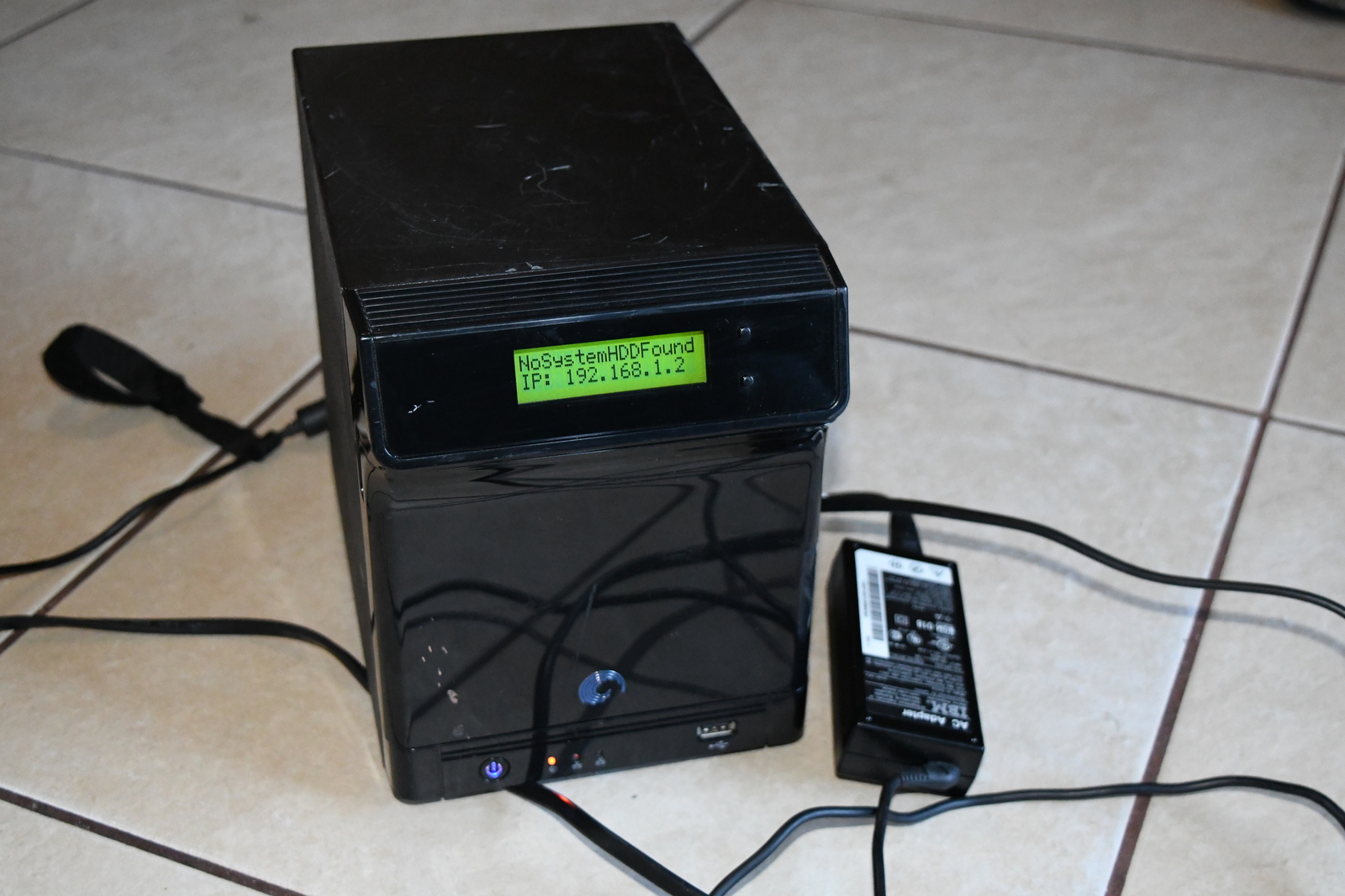 Seagate 9SP5AT-500 BlackArmor NAS 440/420 4-Bay Storage Server works ...