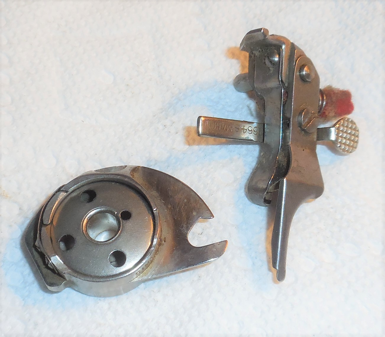 Singer 99K Oscillating Hook Bobbin Case w/Bobbin & Position Bracket ...
