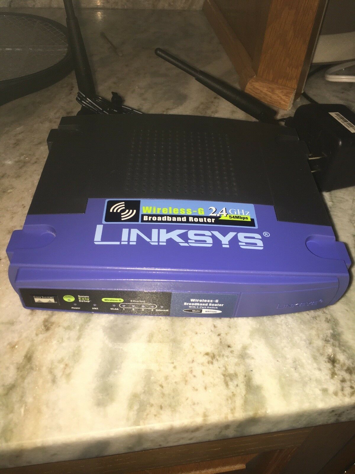 Linksys WRT54G v8 2.4 GHz 54 Mbps 4-Port Wireless G Broadband Router ...