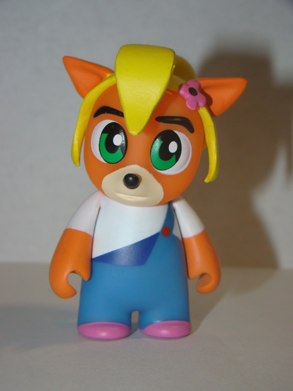 Kidrobot CRASH BANDICOOT - Vinyl Mini-Figure - Coco Bandicoot - Action ...