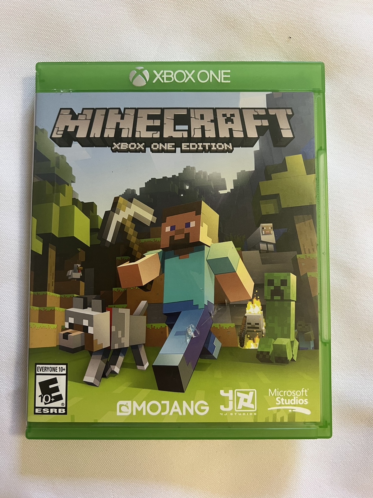Minecraft - Xbox One [video game] - Video Games