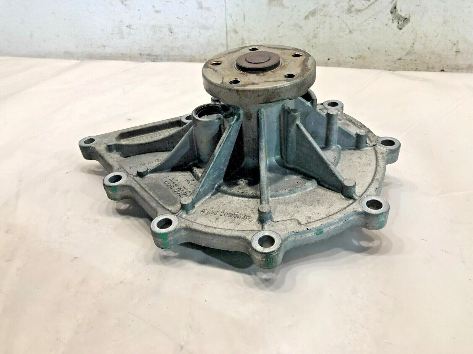 DETROIT DIESEL DD15 Engine Water Pump A472 200 04 01 A4722000401 OEM ...