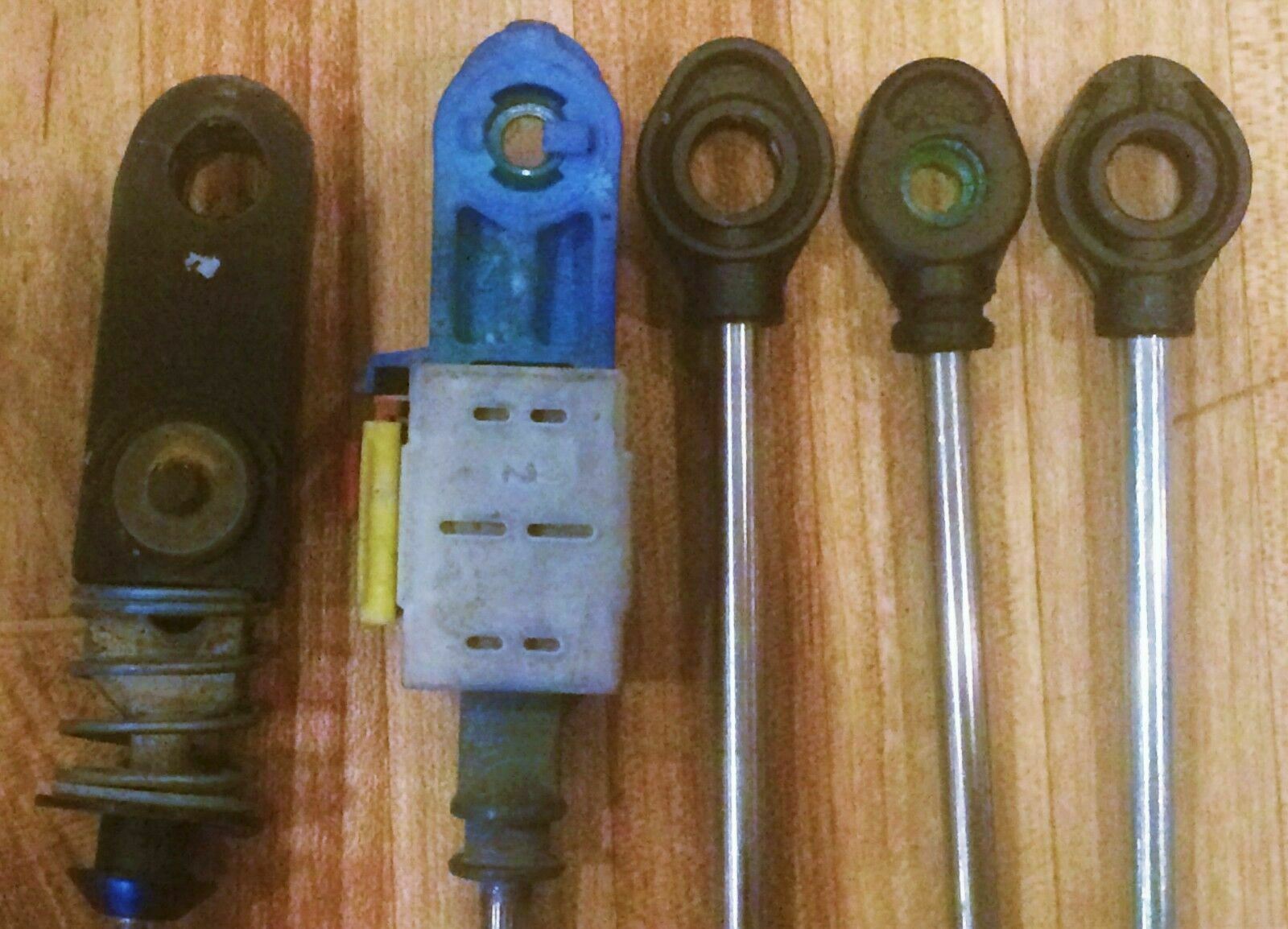 Chevrolet Silverado 1500 transmission Shift cable linkage bushing ...