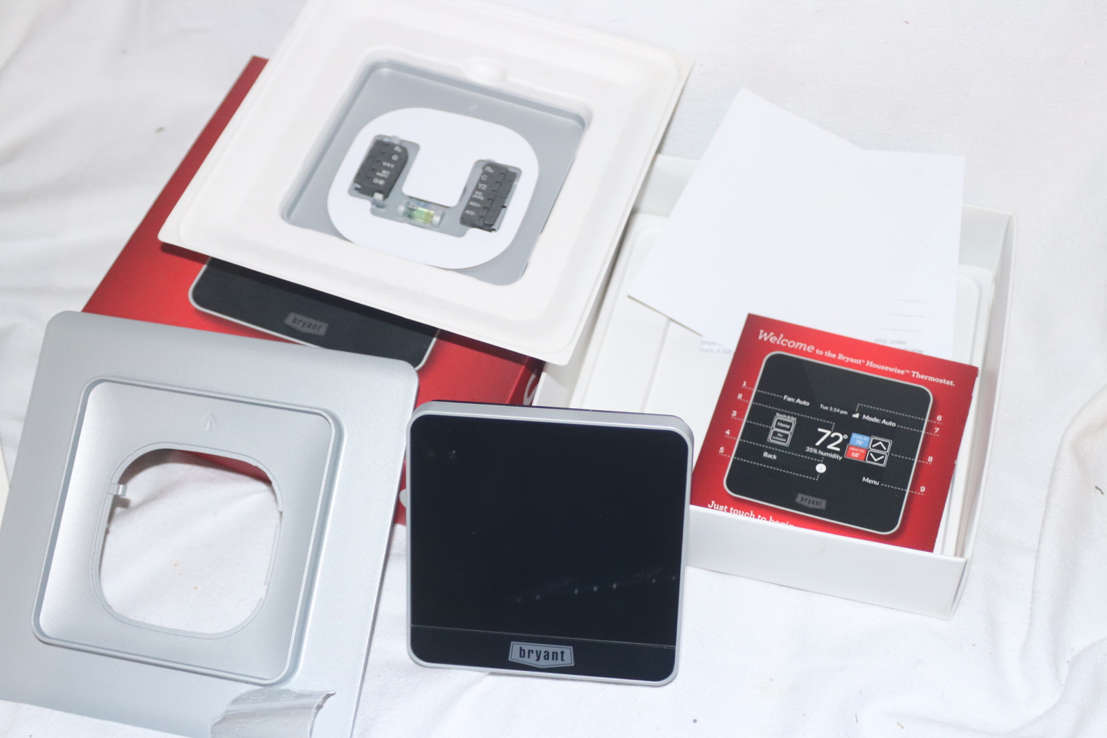 Bryant wifi programmable Thermostat T6-WEM01-A Store display unit Mint ...