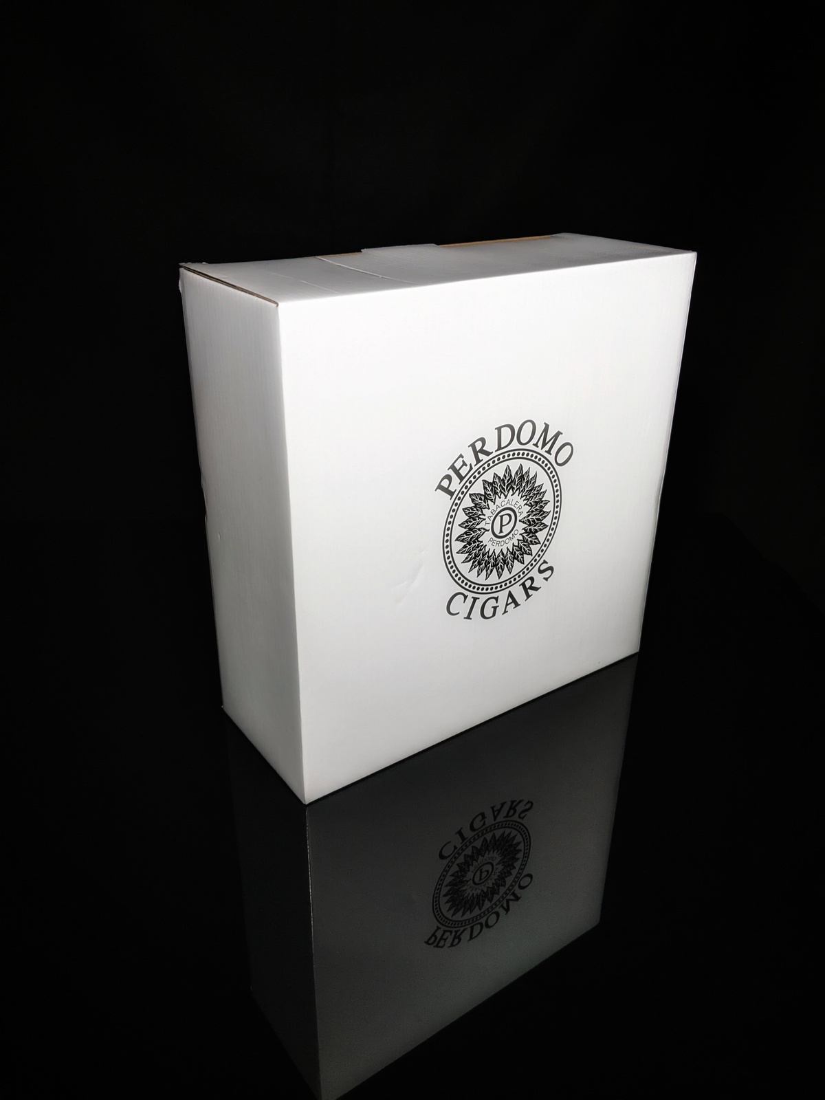 Perdomo Red and Gold Ceramic Large Cigar Ashtray 9" Diameter NIB - Ashtrays