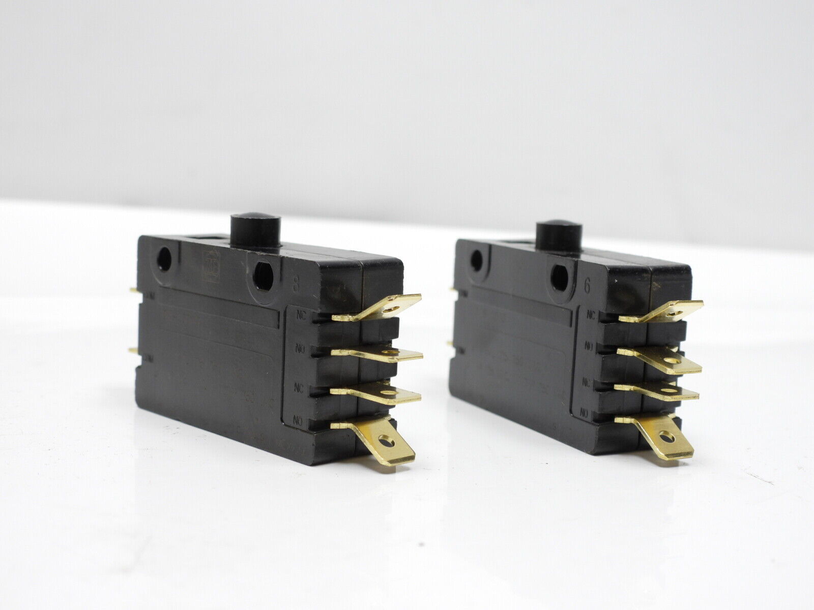 2Pk New ZF S-19E Pin Plunger Snap Action 15A Micro Switch E19-00A ...
