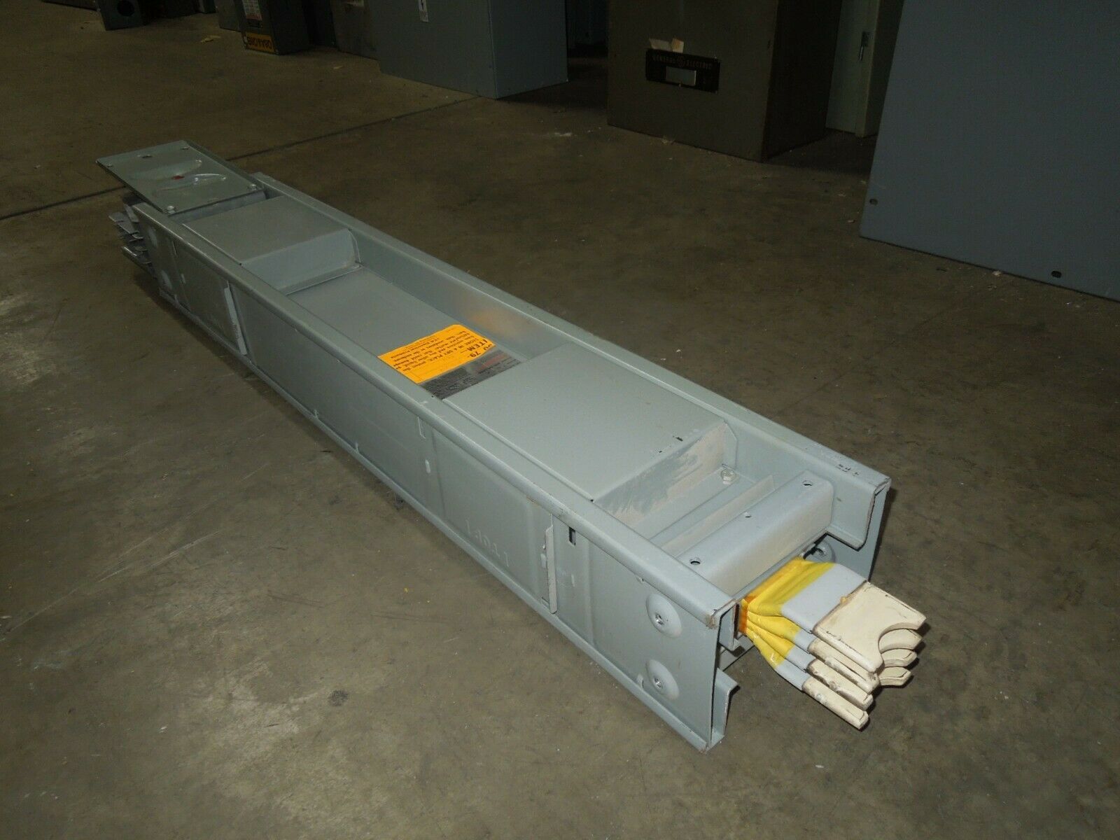 ITE R506AP-48 600A 3Ph 4W 600V Aluminum XL-X Plugin Busway Short ...