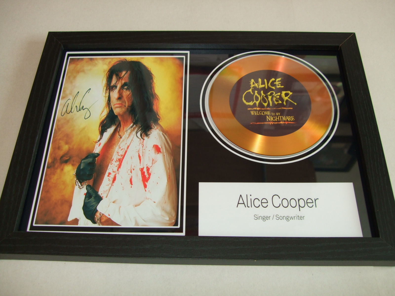 alice cooper signed disc - CDs