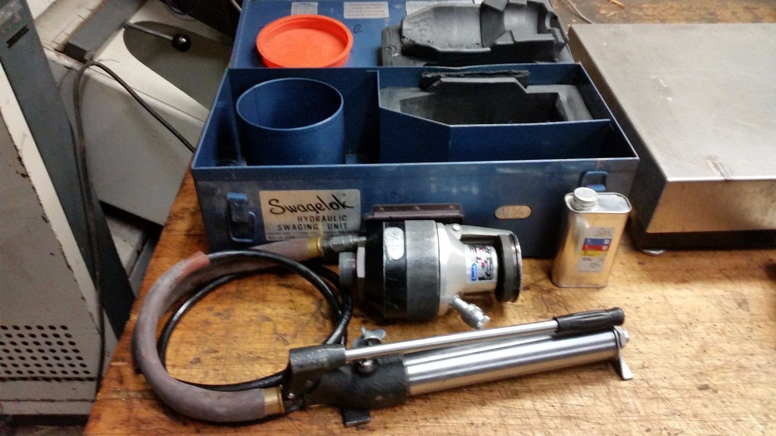 Swagelok HYDRAULIC TUBE SWAGING TOOL 1-1/4" 2401 SERIES WITH PUMP - Other